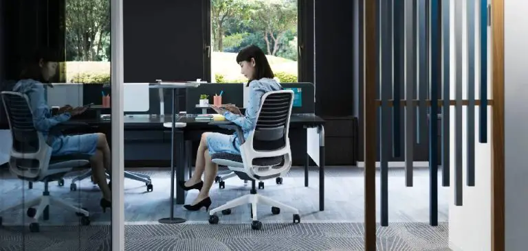 How to Request an Ergonomic Chair at Work in 4 Easy Steps
