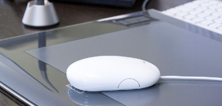 How to Clean Desk Mat | Explained in 08 Steps (2025)