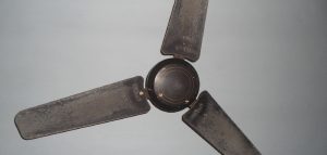 How to Clean Greasy Ceiling Fan Blades | 8 Easy Steps (2025)
