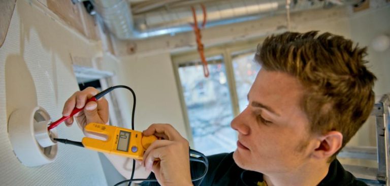 How to Prevent Electric Shock in the Office | 10 Easy Steps